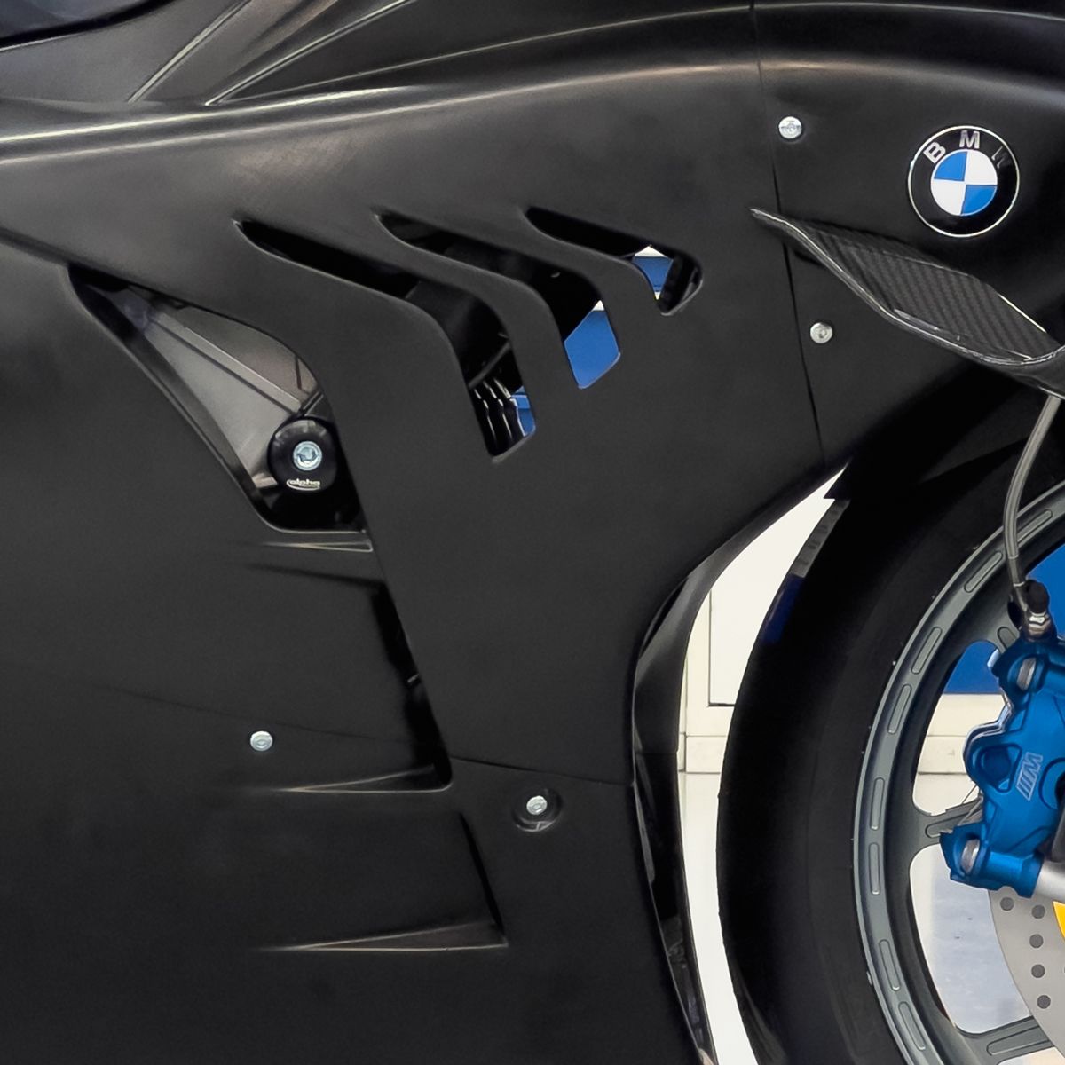 Alpha Racing Crashpad kit M 1000 RR 2025+ – HHR Performance