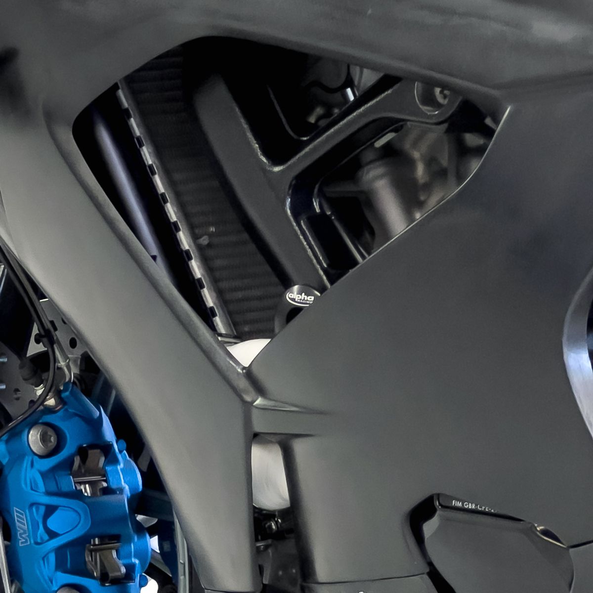 Alpha Racing Crashpad kit M 1000 RR 2025+ – HHR Performance